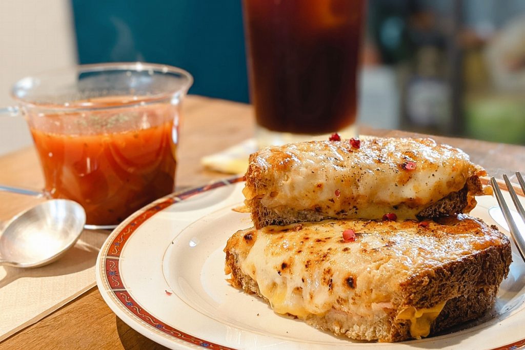 【大阪】「GURFA（グルファ）」鉄板で焼き上げる本格グリルサンドを堪能 | PrettyOnline