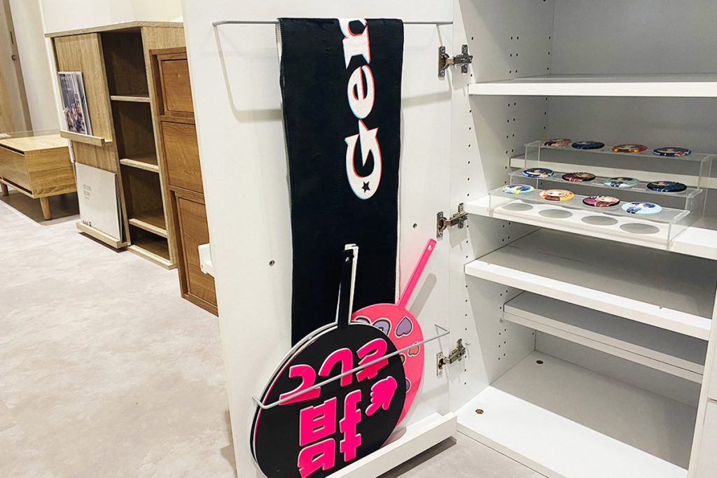 【推し活グッズの収納方法】LOWYAや無印に100均便利アイテムも紹介 | PrettyOnline